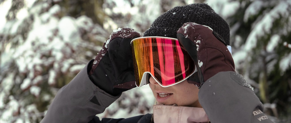 The Ultimate Guide to Choosing the Right Snow Goggles