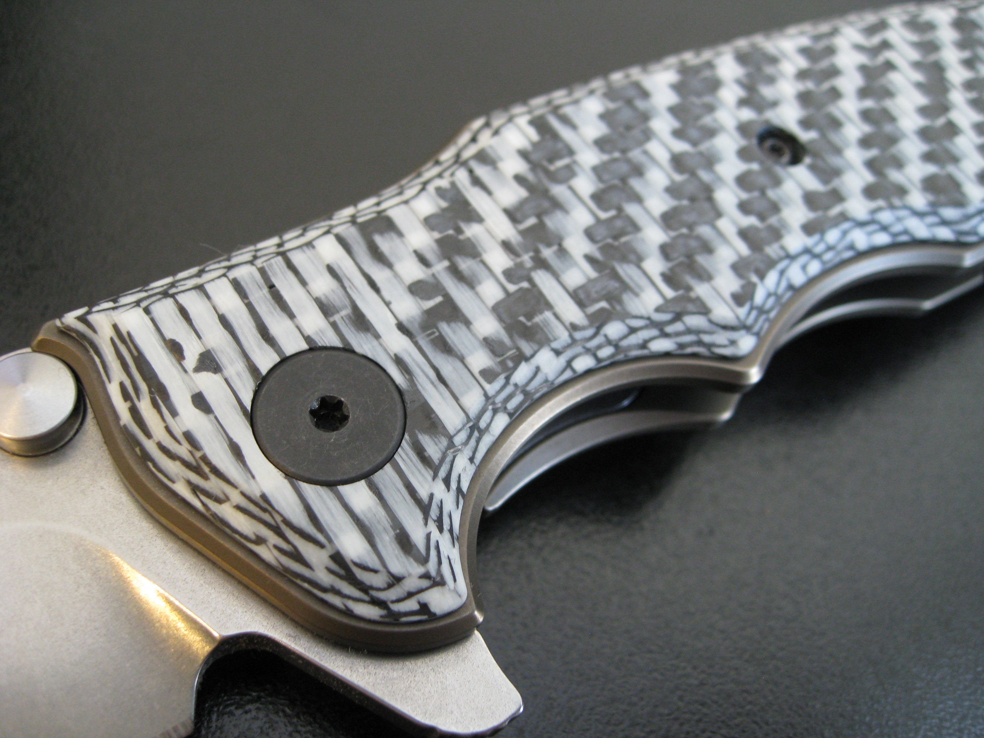 ZT 0393 Black/White Carbon Fiber Custom Overlays | Sharp Dressed Knives