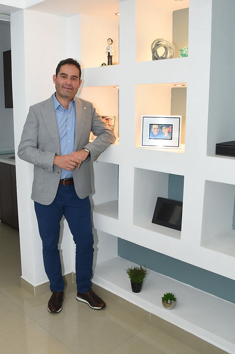 Dr. Jonathan Cano Quintanilla - Cirujano Coloproctologo en Irapuato