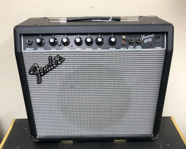 Fender Frontman 25 R | replaymusicgear