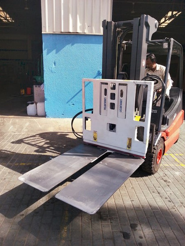 1050 Cascade Push Pull Attachment 35E-QPB-Q001 | forklift attachments