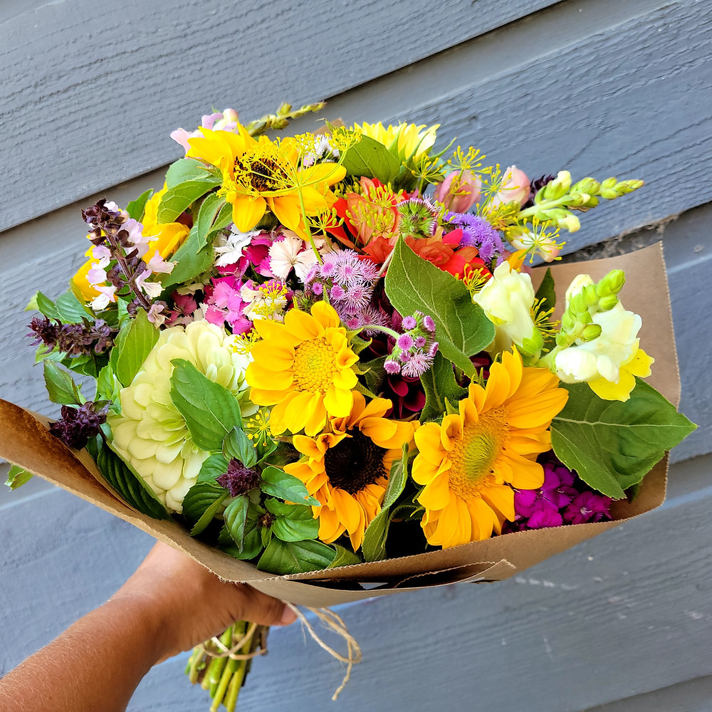 7 Tips to Keep Your Flowers Looking GREAT!