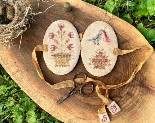 Birds of a Feather Needlebook by Stacy Nash Designs | KittenStitcher