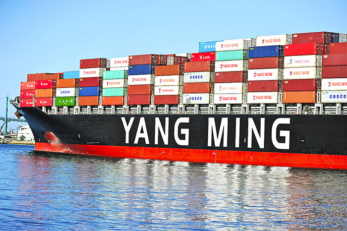 Yang Ming: Actualiza su flota naviera.