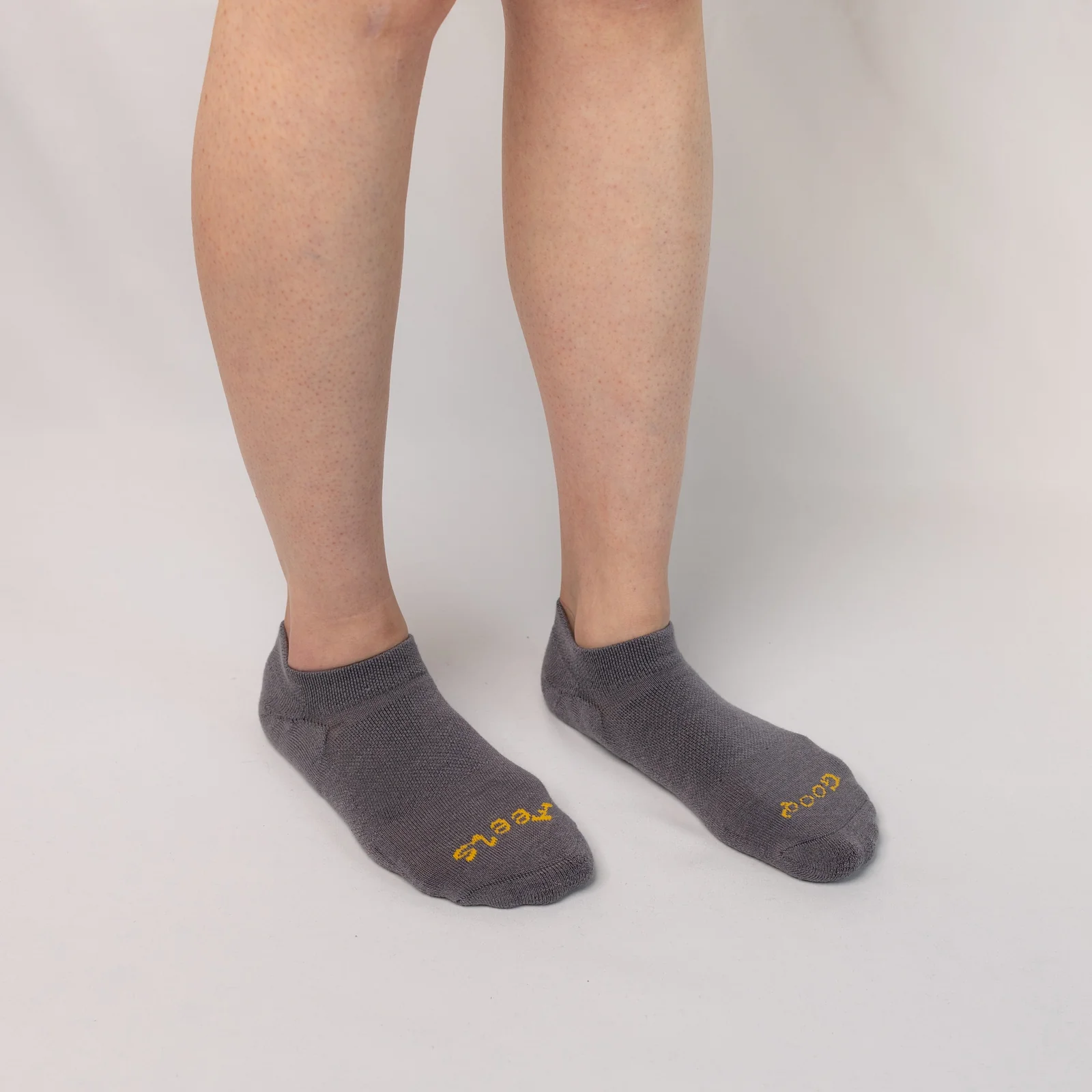 Paire - Ankle Socks Shadow | foot-body-sole