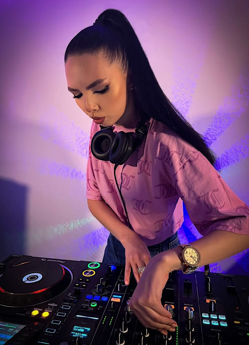 Female European Dubstep Artist Will Make You Leave Her Show in a Neck Brace