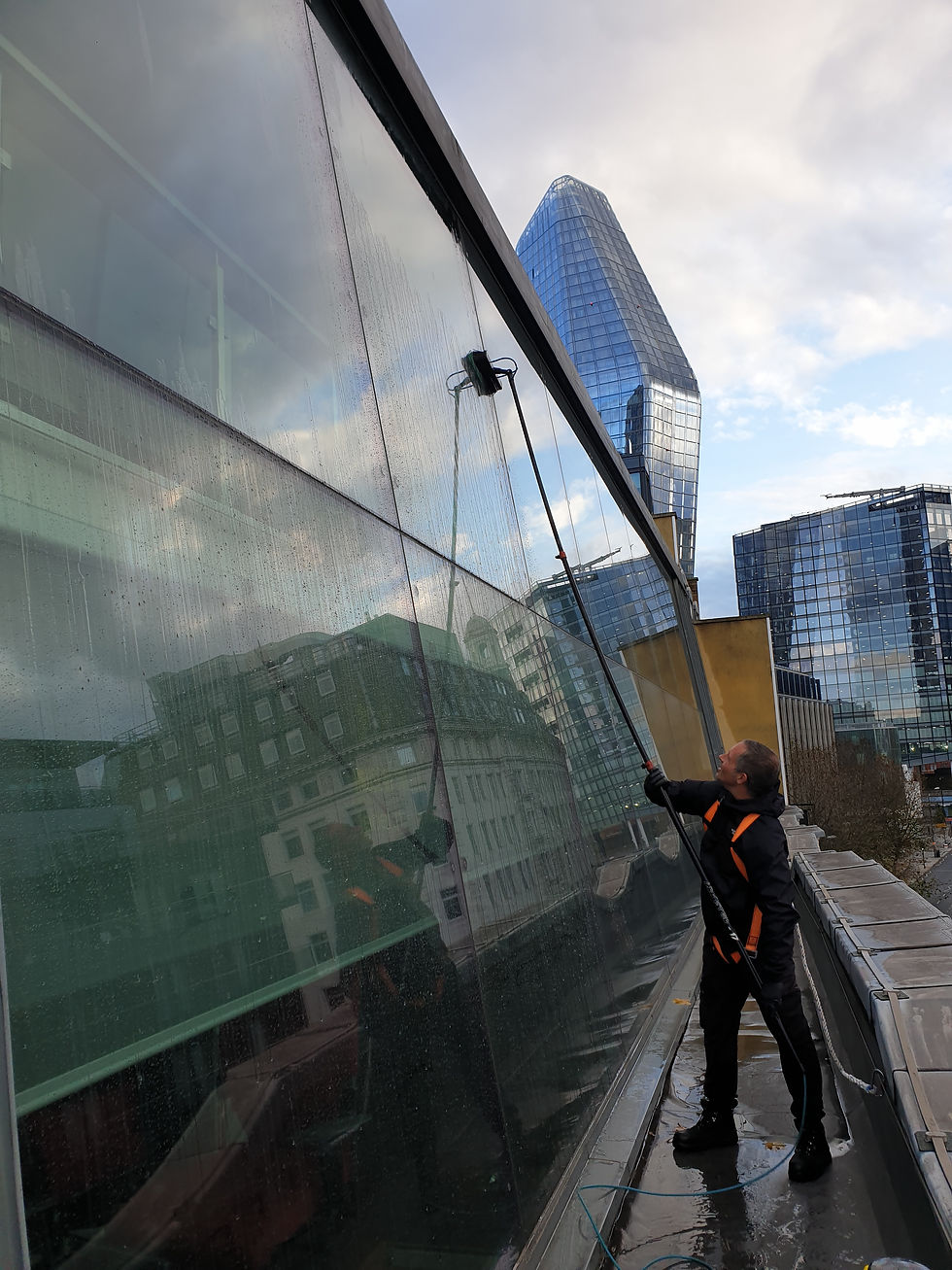 Commercial window cleaning | Reach Elite