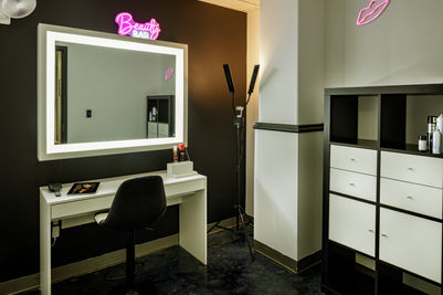 makeup photography studio