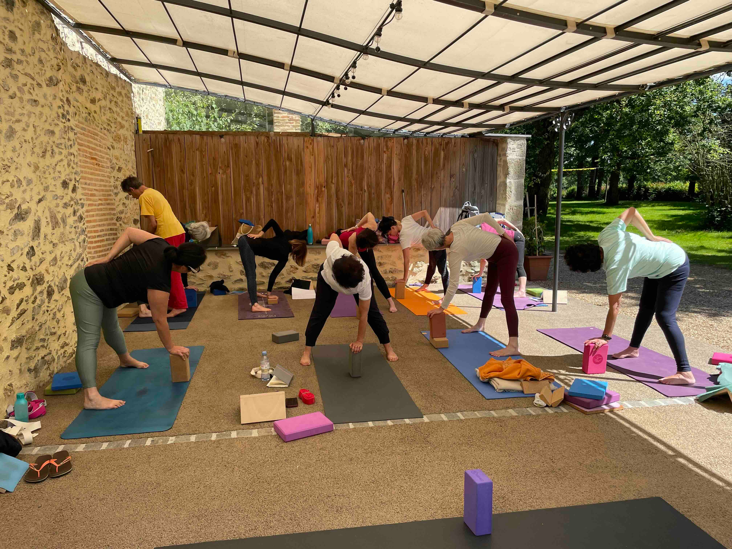 SIGNES D'UN STAGE DE YOGA AVEC CATH ET SERGE