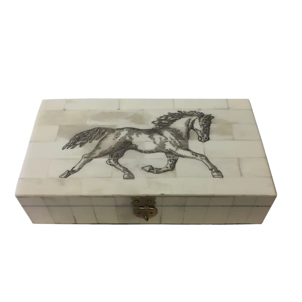 Equestrian box - scrimshaw design | Baxter Graham