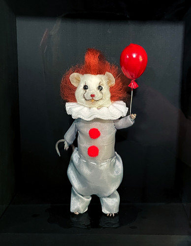 Pennywise - Shadow Box Taxidermy Mouse - It - Stephen King - We all ...
