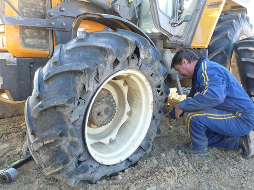 SOP - Tyre Changing - Tractor and Off-Road | OutsourceSafetyForms