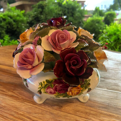 Royal Albert. Old Country Roses. Large Posy | Leeds Vintage House