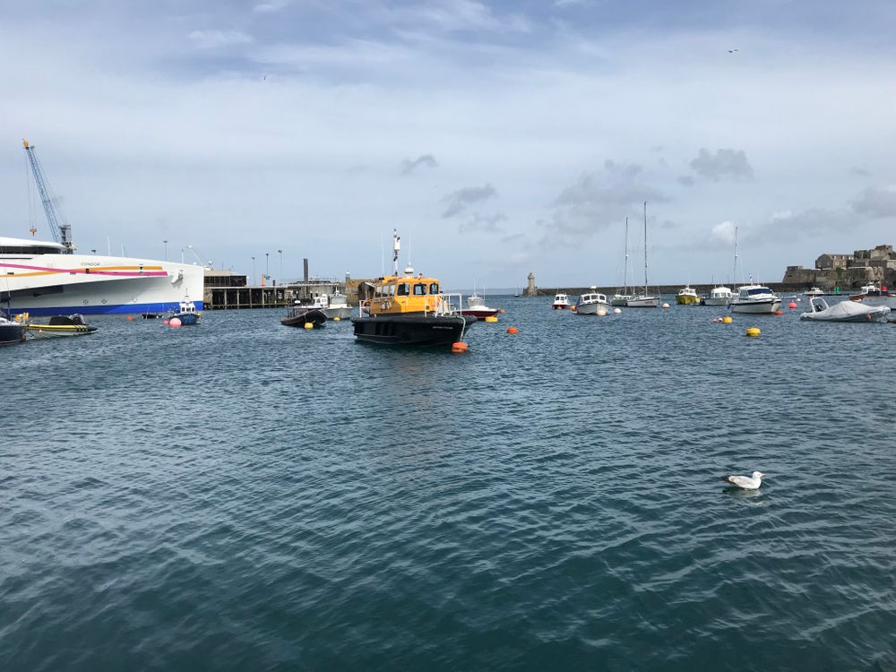 Sailing over the English Channel