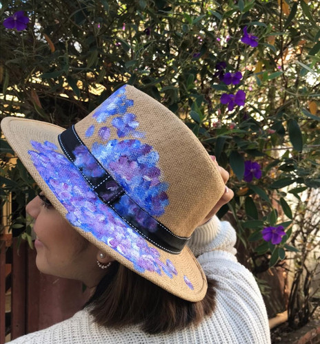 Sombrero importado, de fibra, pintado a mano con Hortensias lilas ...