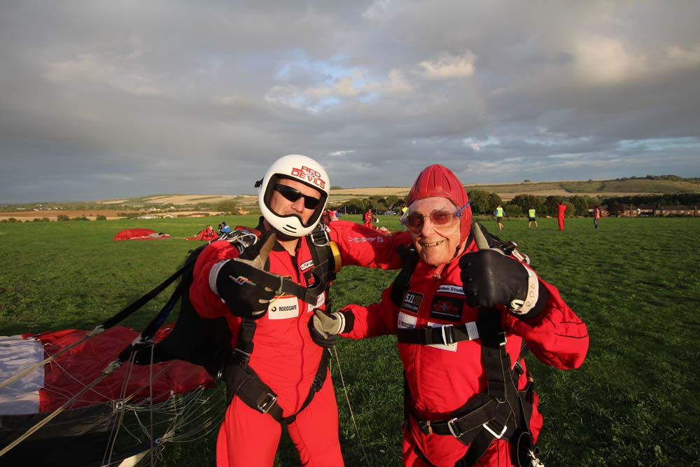 Press Release: WW2 veteran completes parachute jump at the age of 89