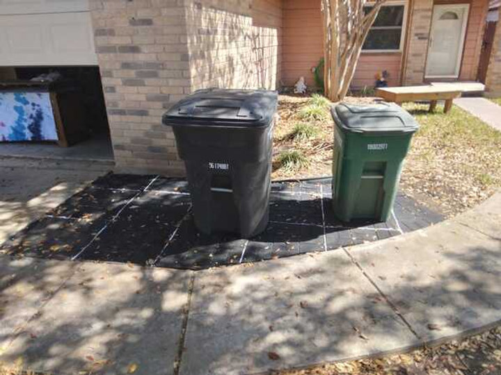 Trash Can Pad With Enviro Tiles