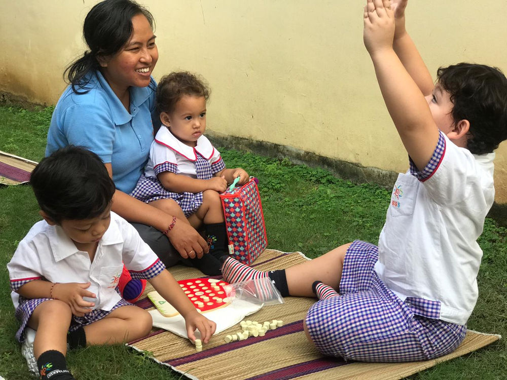 How to Help Children Adapt to a New School Environment