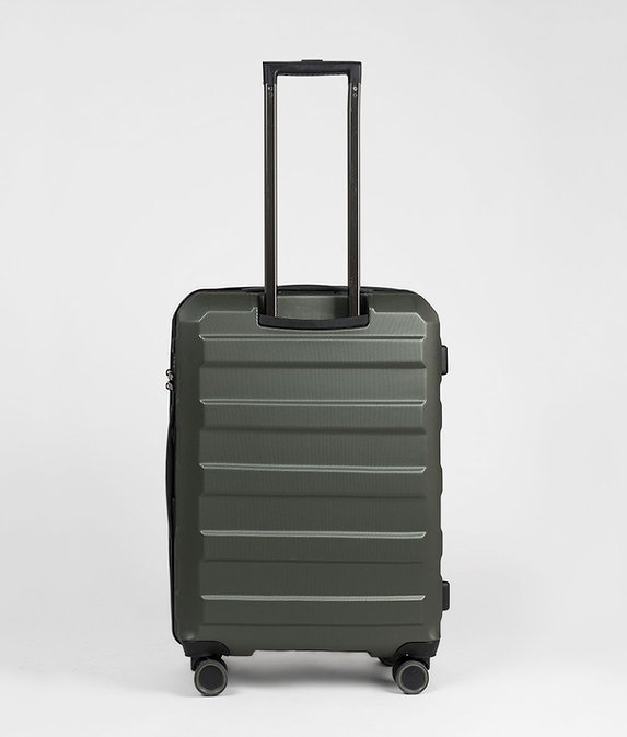 The Suitcase Showdown: A Guide to Hard-Side Luggage Materials