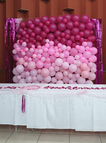 2m x 2m full balloon backdrop using over 200 balloons mixed sizes ...