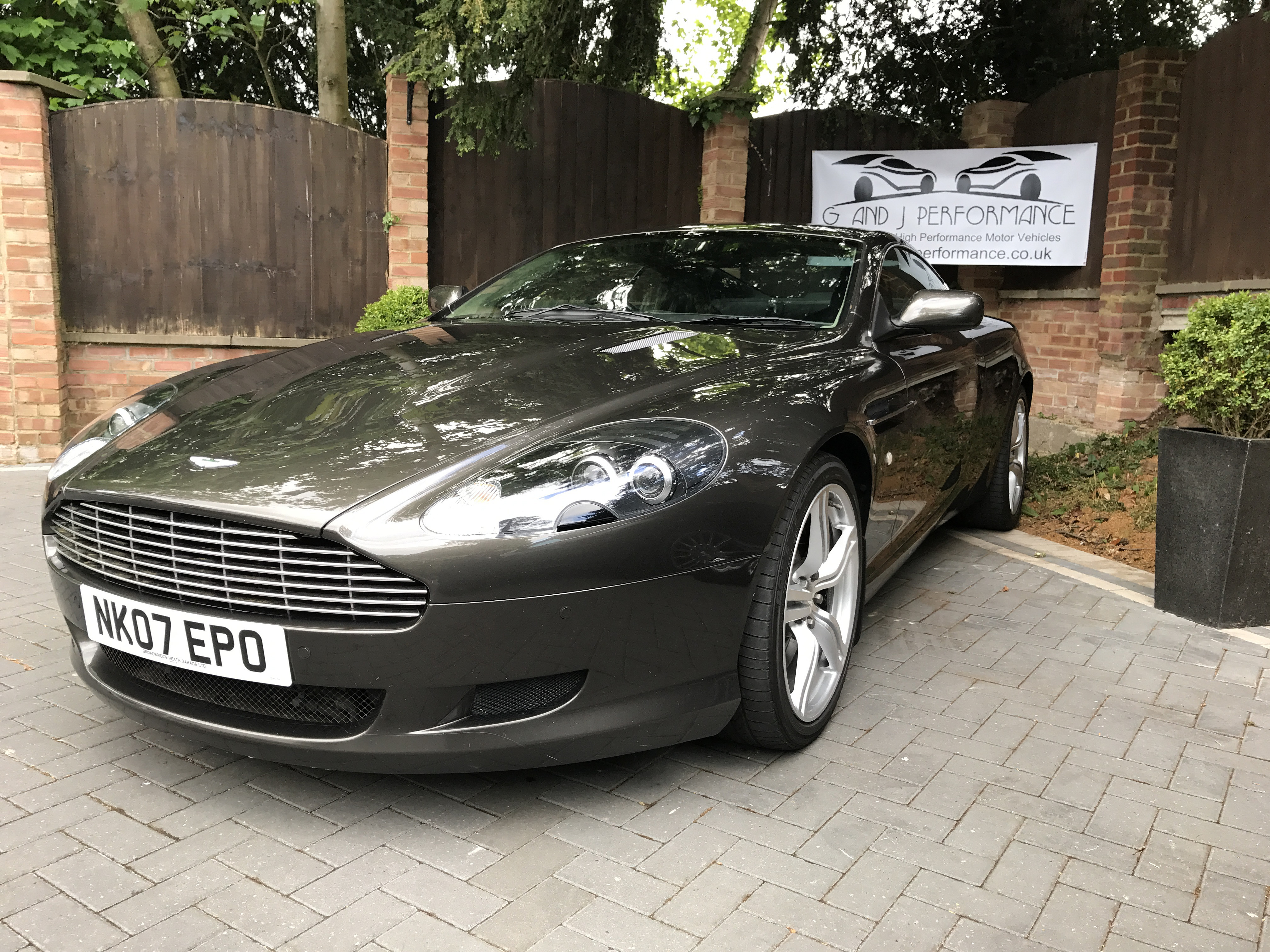 Aston Martin DB9 2007 Cumberland Grey | Fratelli