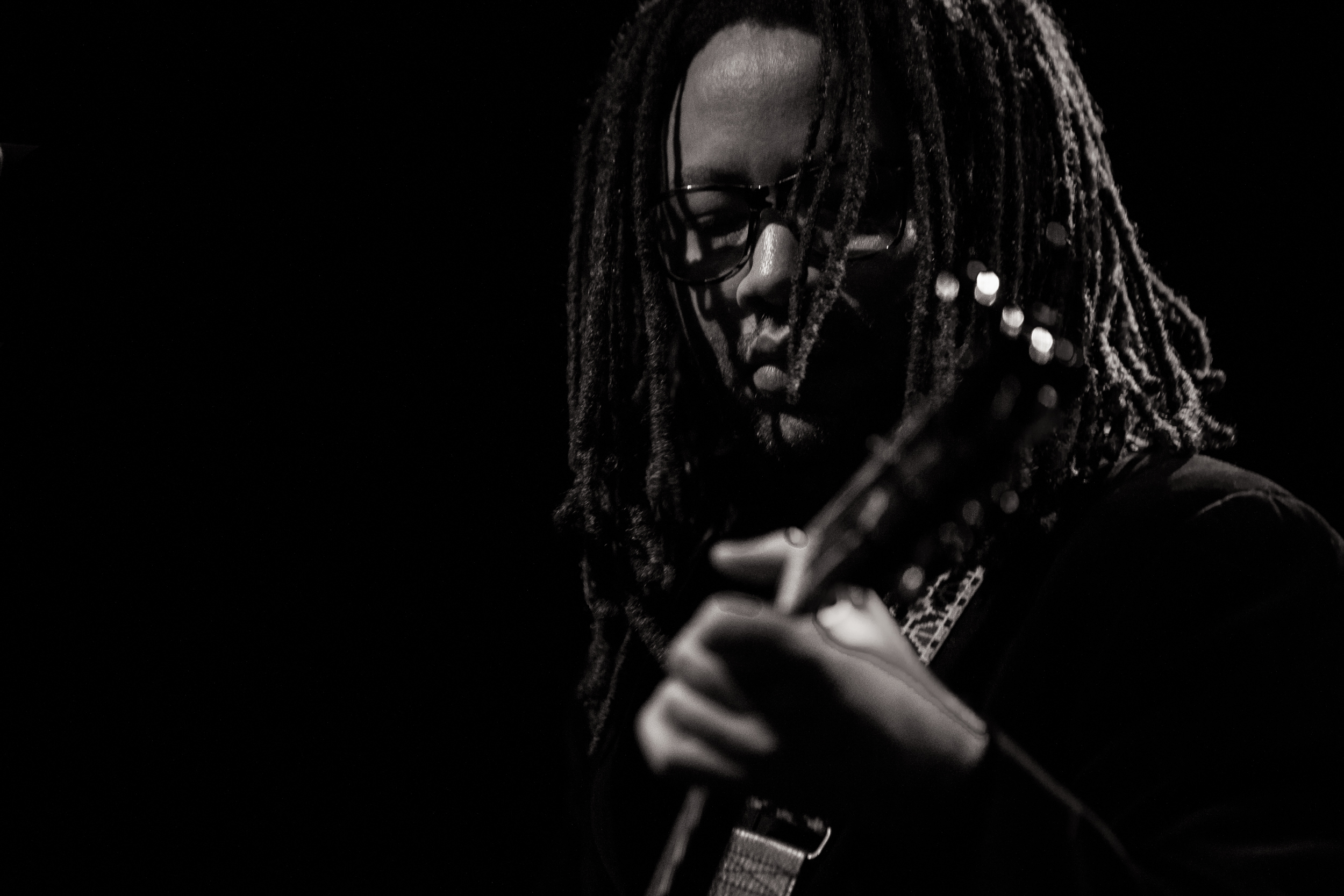 Miwi La Lupa | Singer-Songwriter, Producer, Recording Artist