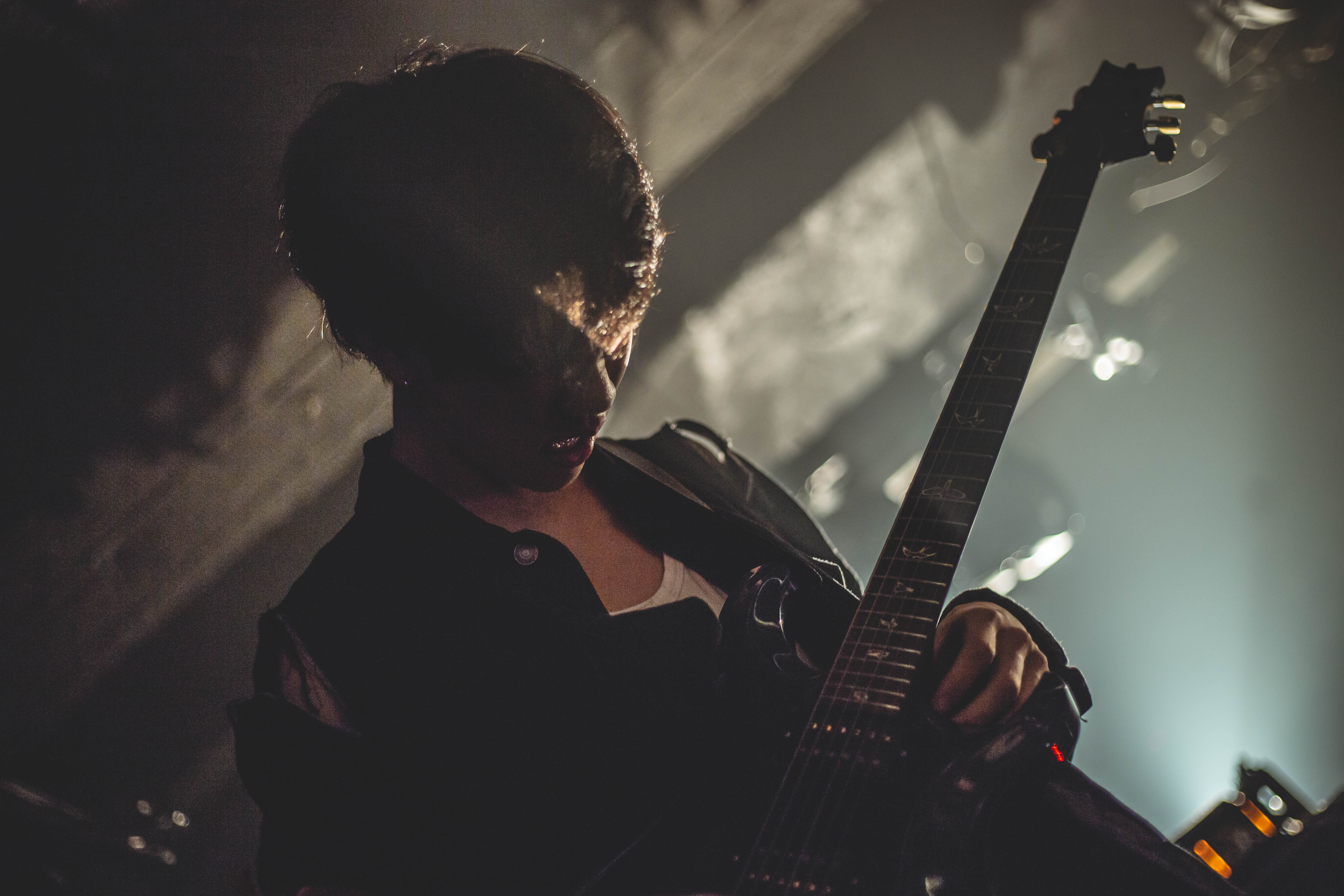 ES-TRUS official website | BIOGRAPHY