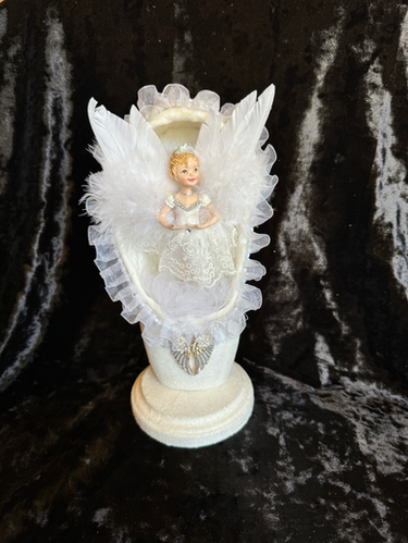 Angel pointe shoe with wings | Phoenix Ballet