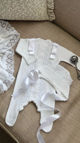Velletri layette set ~ in white | bellaandlucella
