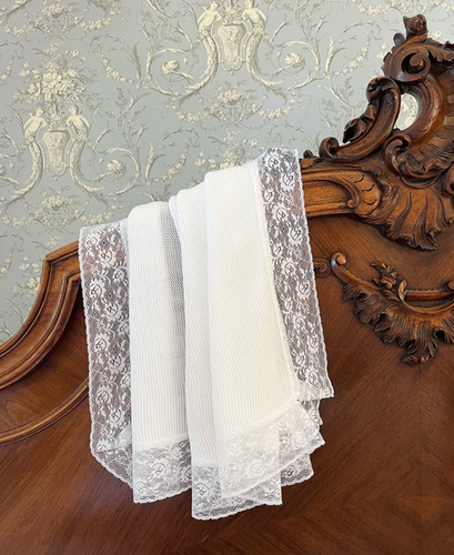 Valvori blanket ~ in white | bellaandlucella
