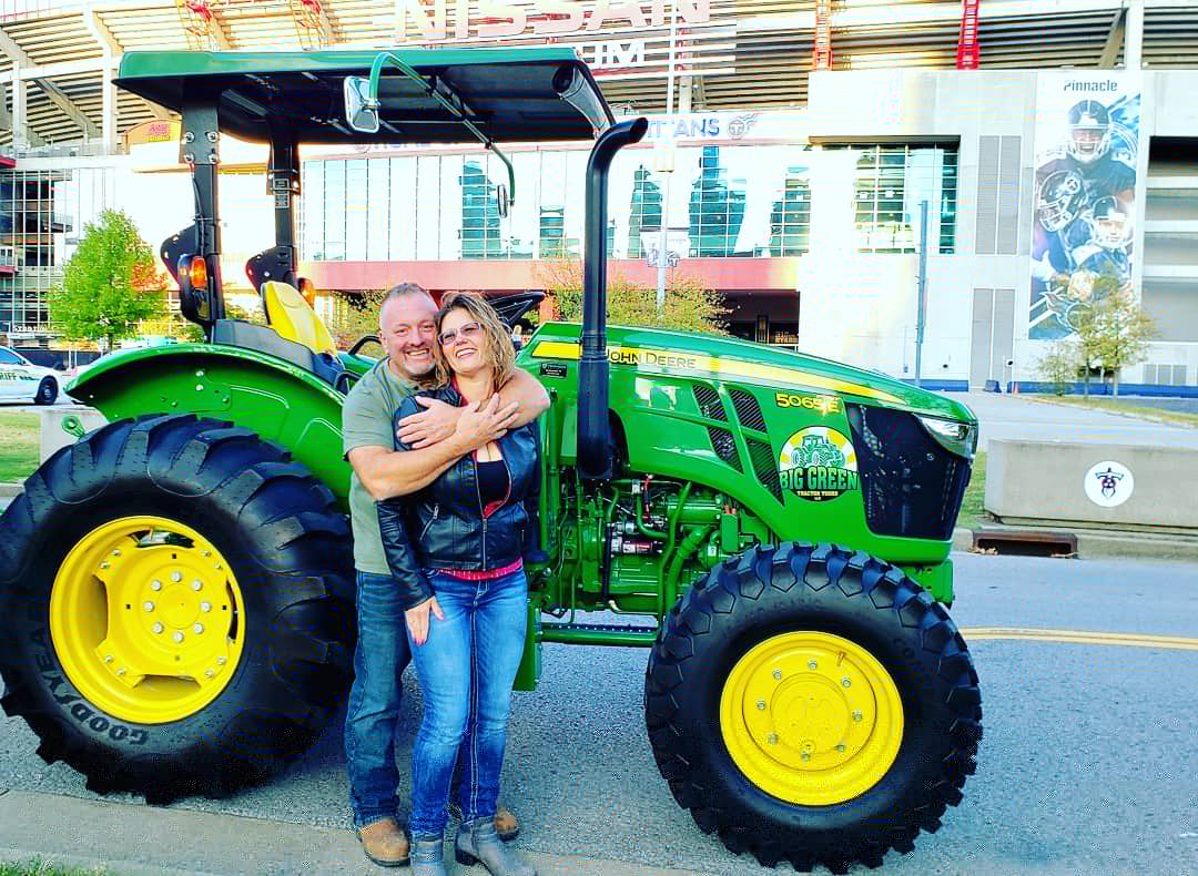Nashville Tour | United States | Big Green Tractor Tours