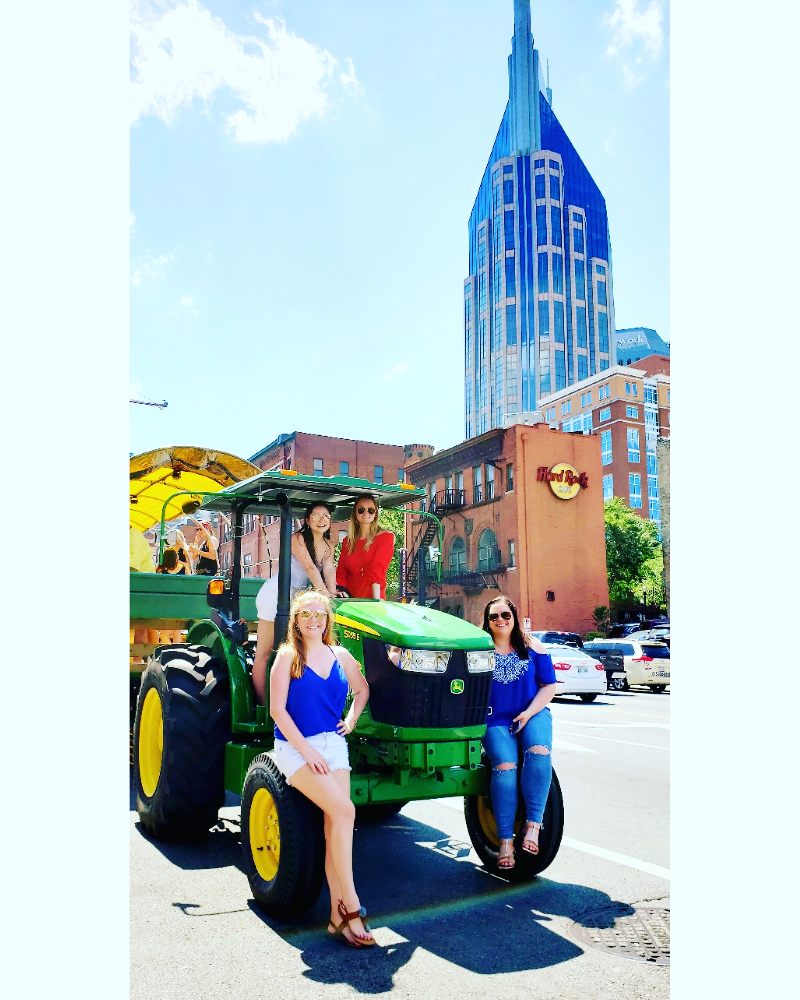 Nashville Tour | United States | Big Green Tractor Tours