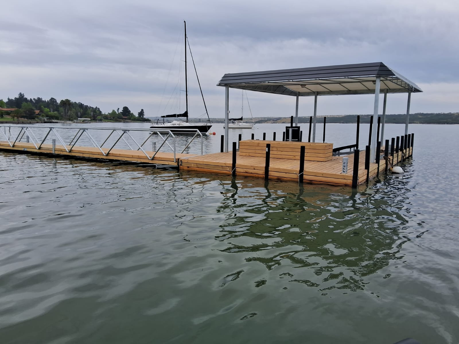 Balsas para Embarcaciones. Flotantes con pasarela.