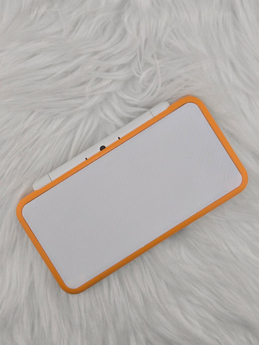 New 2DS XL in Orange and White - with case | Quality Finds