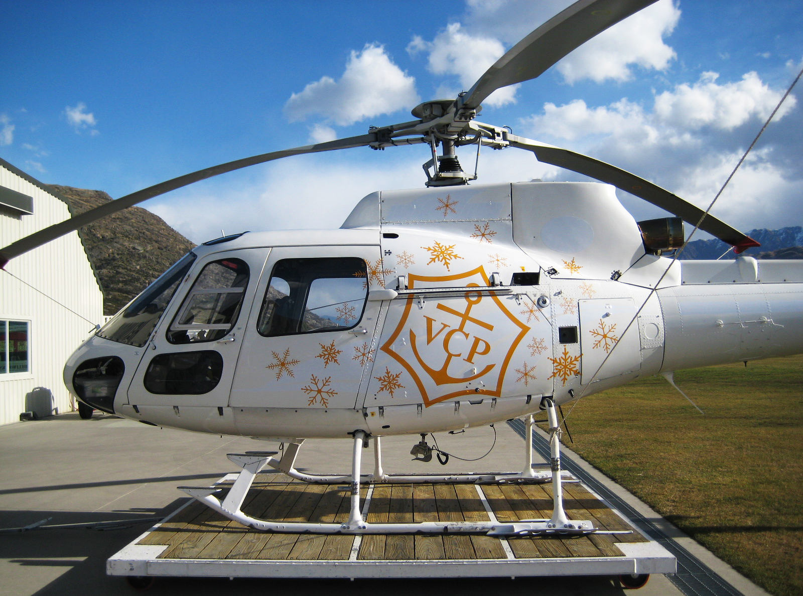 Queenstown Signs – Design, Signwriters, Vehicles, Installations