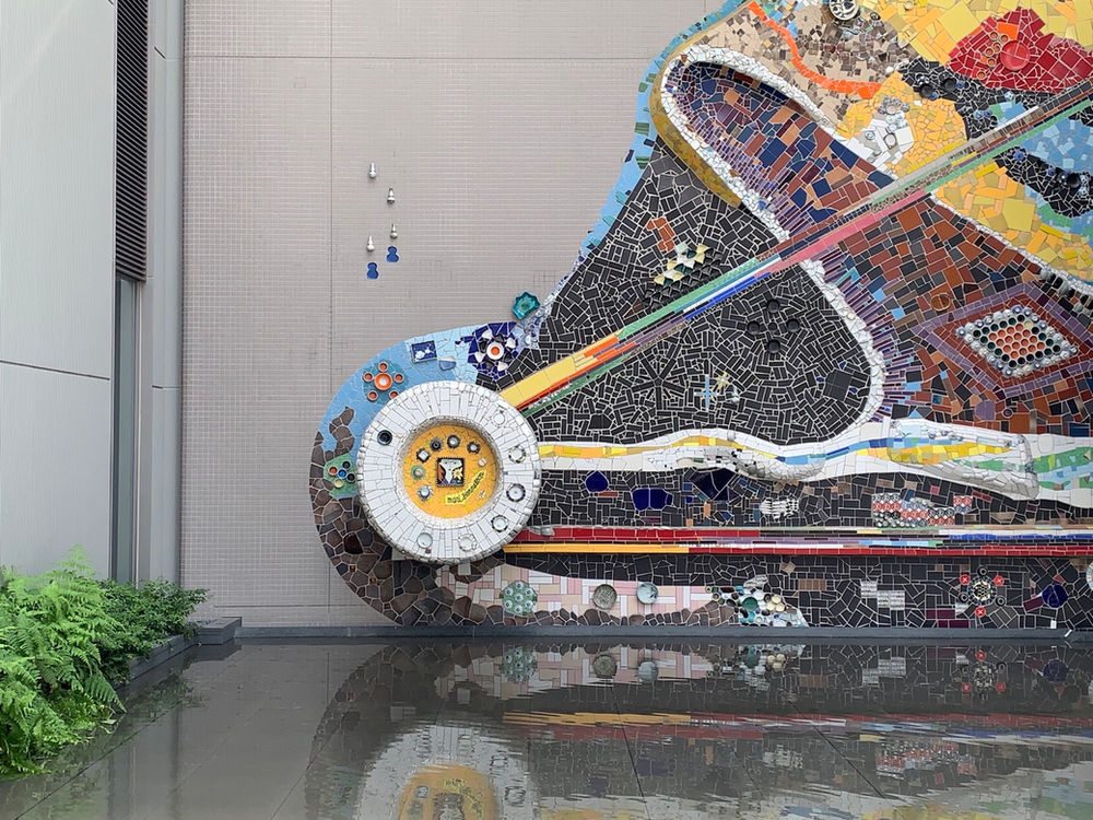 Phoenix Mosaic by Kenji Imai in Osaka, Honmachi