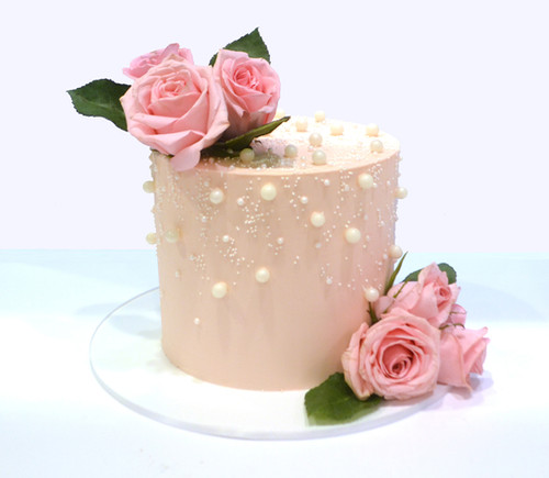 Pearls + Flowers Signature Cake | Lovely Cakes