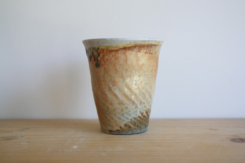 Porcelain cup (chittered slip) | Emma Sutherland Art