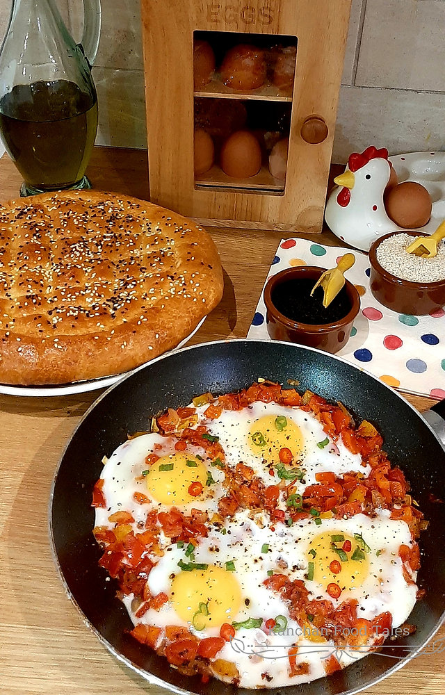 Turkish Eggs Menemen (One Pan Egg Dish)