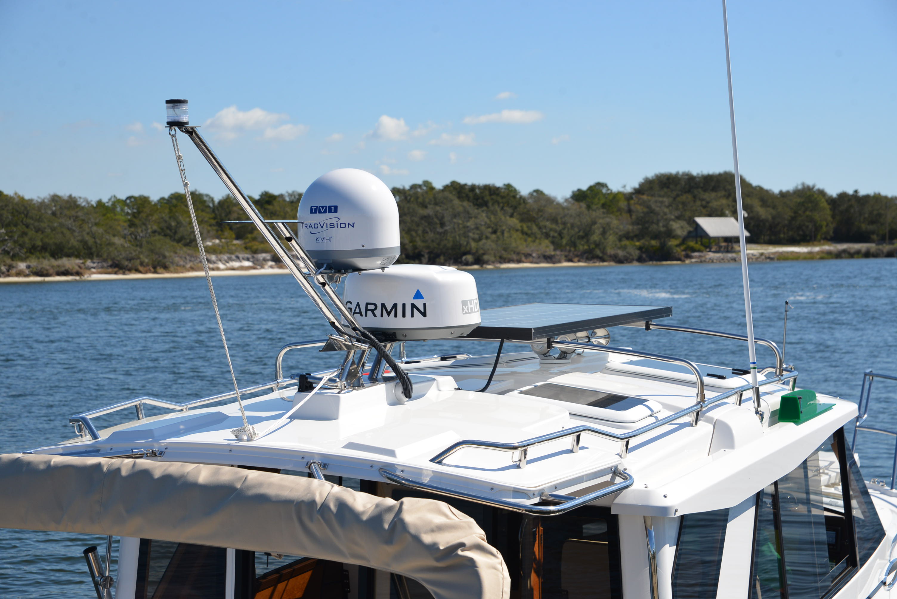 28 Cutwater Sedan LE