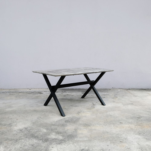 Mino Cross Table | Moscule