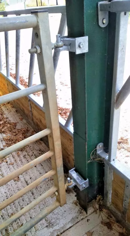 Single RSJ gate hanger. | Gate Fittings Direct