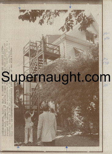 Lynette Fromme Sandy Good Upstairs Sacramento Apt 1975 Press Photo ...