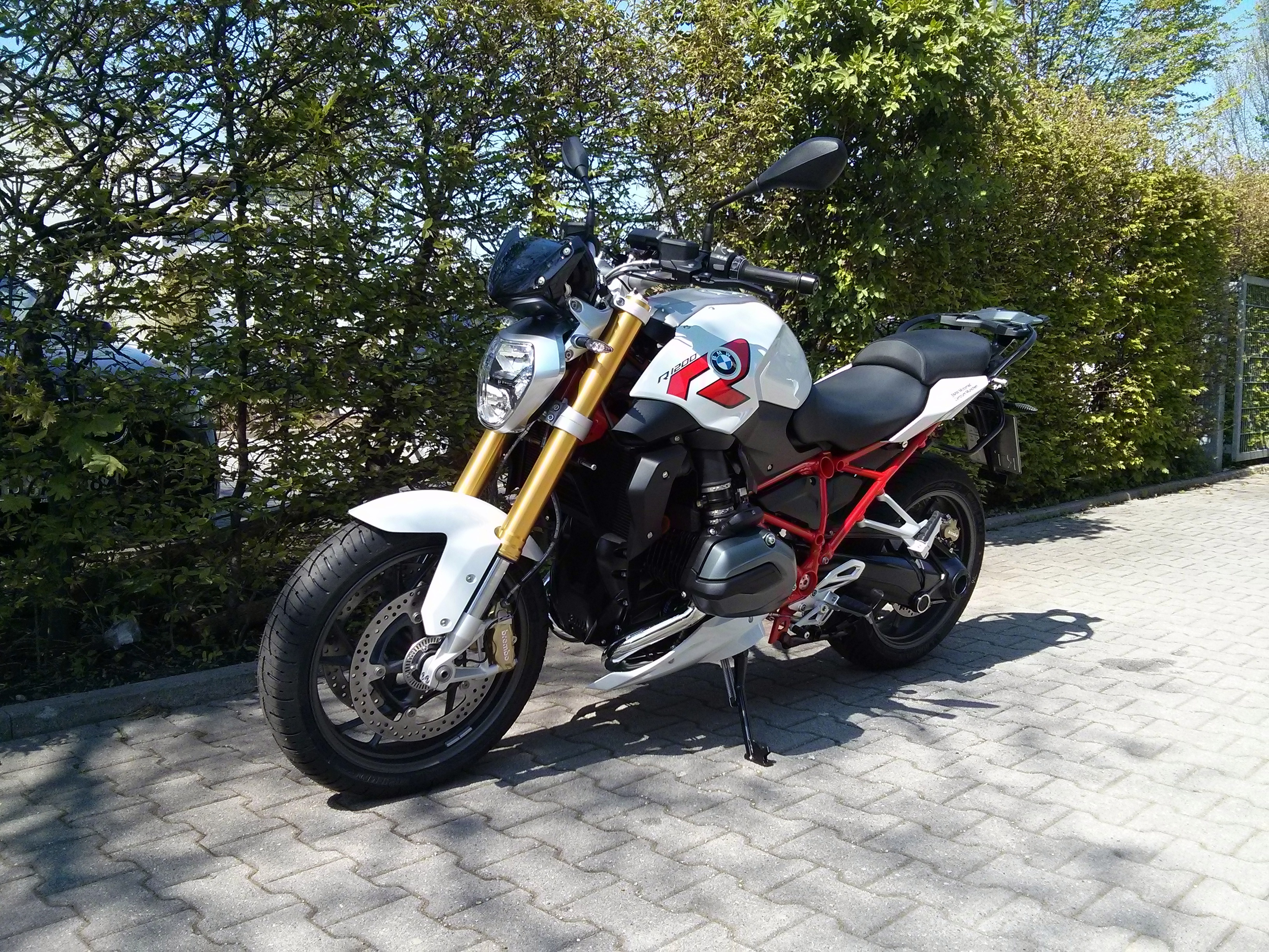Test und Erfahrungsbericht BMW R1200R LC (2015) | ROOKiE-TOURS geführte ...