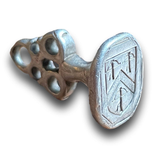 Silver fob seal engraved with crossbows. English, 17th century ...