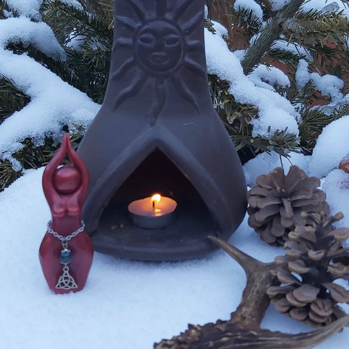 Seasonal Magical Blends: Winter Solstice | thegreenwitchery