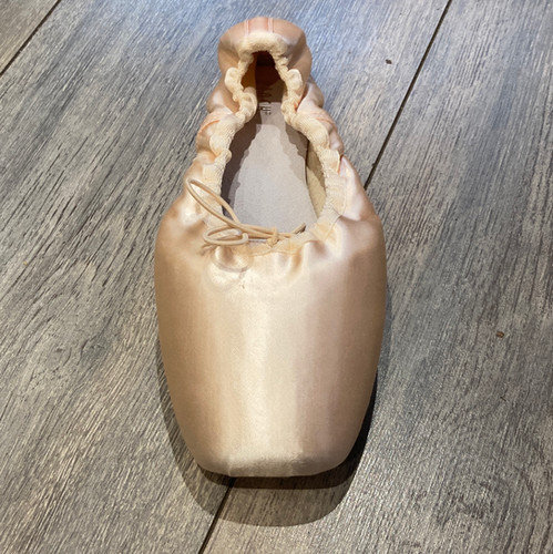 BLOCH - European Balance Pointe Shoe (S0160) | ShowSteppers