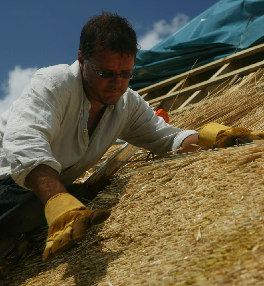 Master Thatcher - Pictures of Thatch work past and present