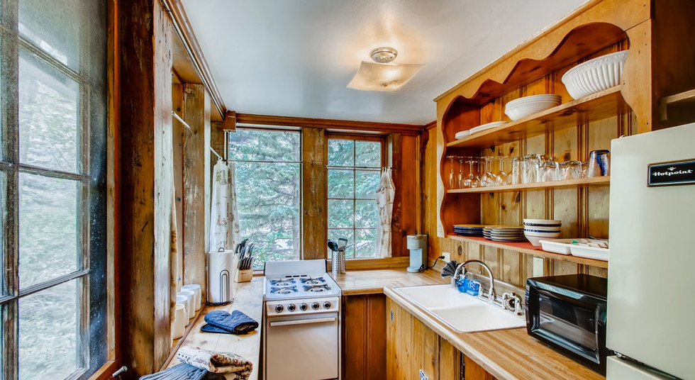 Gallery Sweet Pine Cabin | Water&StoneRetreat