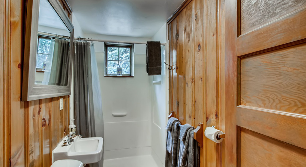 Gallery Sweet Pine Cabin | Water&StoneRetreat